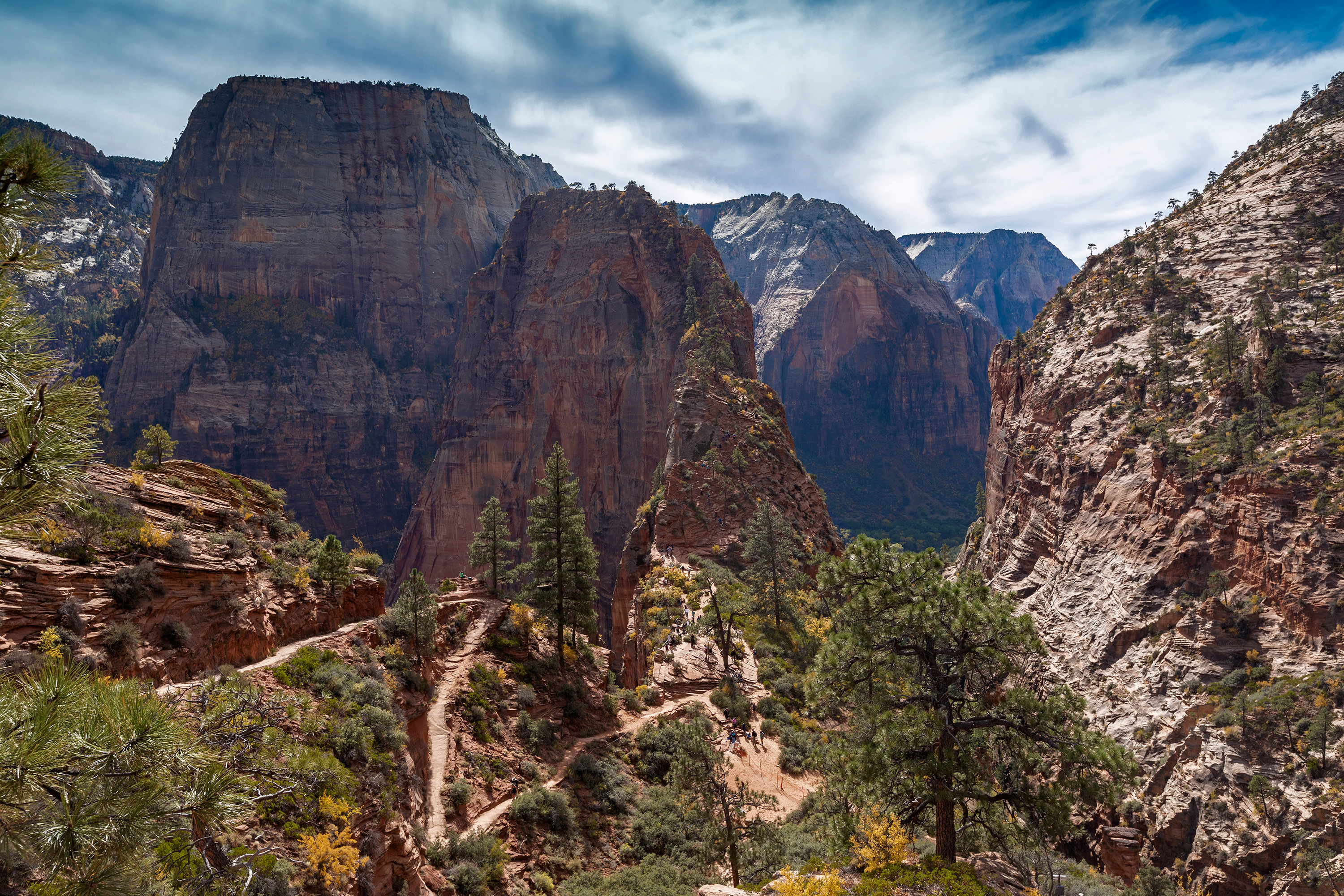 Hiking to Angels Landing | Visit Utah